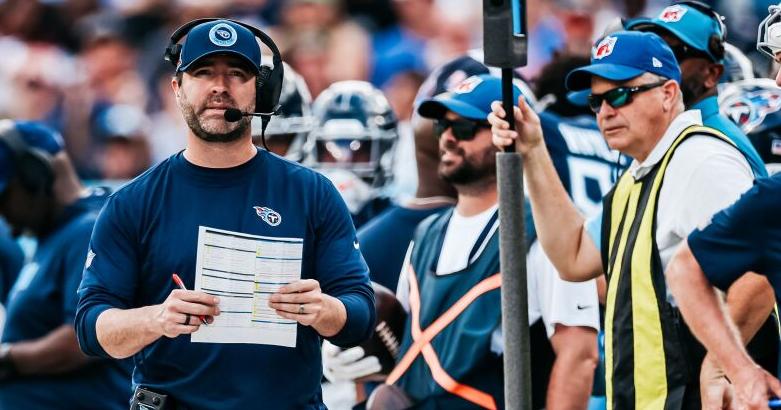 Is Titans' Callahan making right choice to keep play-calling ...
