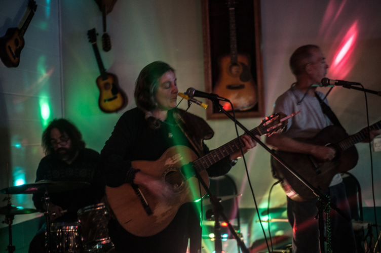 Thurston Moore, Leslie Keffer and More at Cumberland Pub, 11/10/13 ...