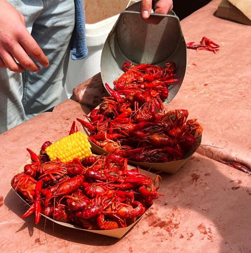 Crawfish Boiler Extraordinaire Billy Link Returns to Bringle’s Smoking ...