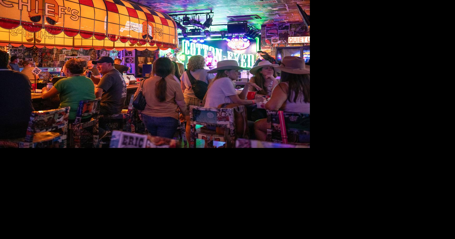 Best Bar: Chief’s on Broadway | Readers' Poll | nashvillescene.com