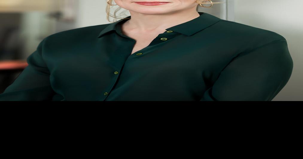 A Wonderfully Devious Narrator Drives Mary Dixie Carter’s Debut Novel ...