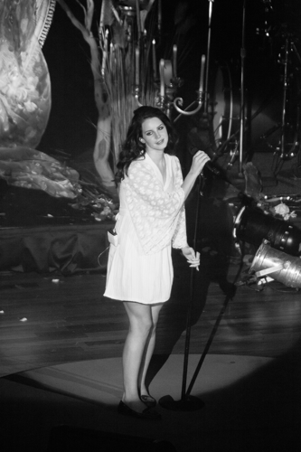 Lana Del Rey w/Jimmy Gnecco at the Ryman, 5/2/14 | Nashville Music News ...