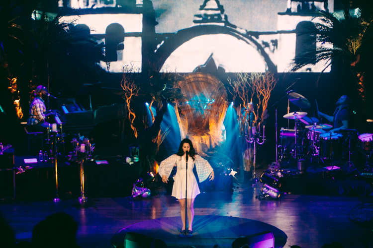 Lana Del Rey w/Jimmy Gnecco at the Ryman, 5/2/14 | Nashville Music News ...