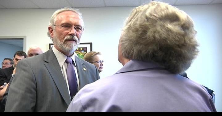 Congressman Dan Newhouse Holds Open House for New Richland Office ...
