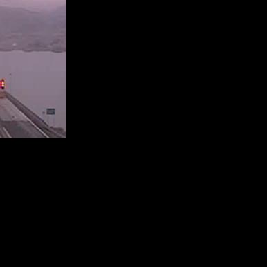 Pothole causes I-90/Vantage Bridge lane to close | News | nbcrightnow.com