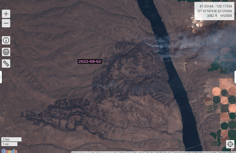 Vantage Highway Fire burning through Whiskey Dick Drainage | Fire ...