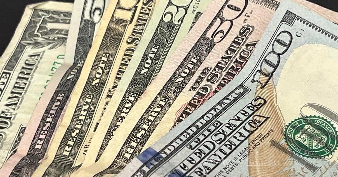 BUILDING BLOCKS OF THE FUTURE: 3 ways to cut back on family spending ...