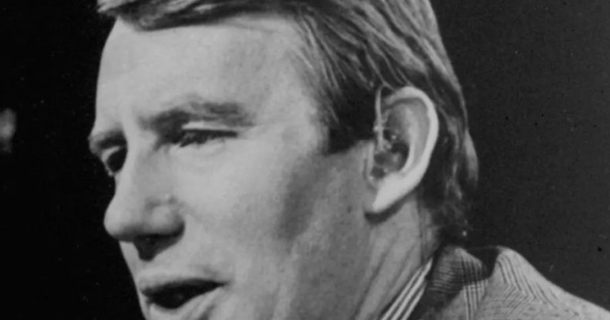 PBS 'NewsHour' creator Robert MacNeil dead at 93 | News | nbcrightnow.com