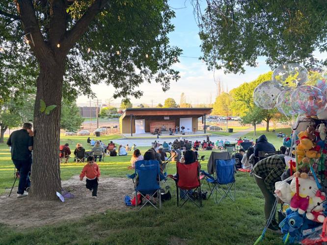 Grandview celebrates first Light Up the Valley with community turnout ...