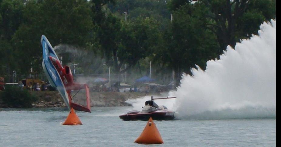 DETROIT 2012: U-22 blows over in scary Unlimited Hydroplane racing ...