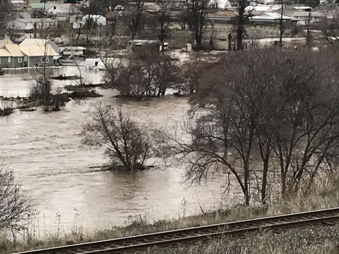 Pendleton residents not affected by the flood start to go home | Top ...