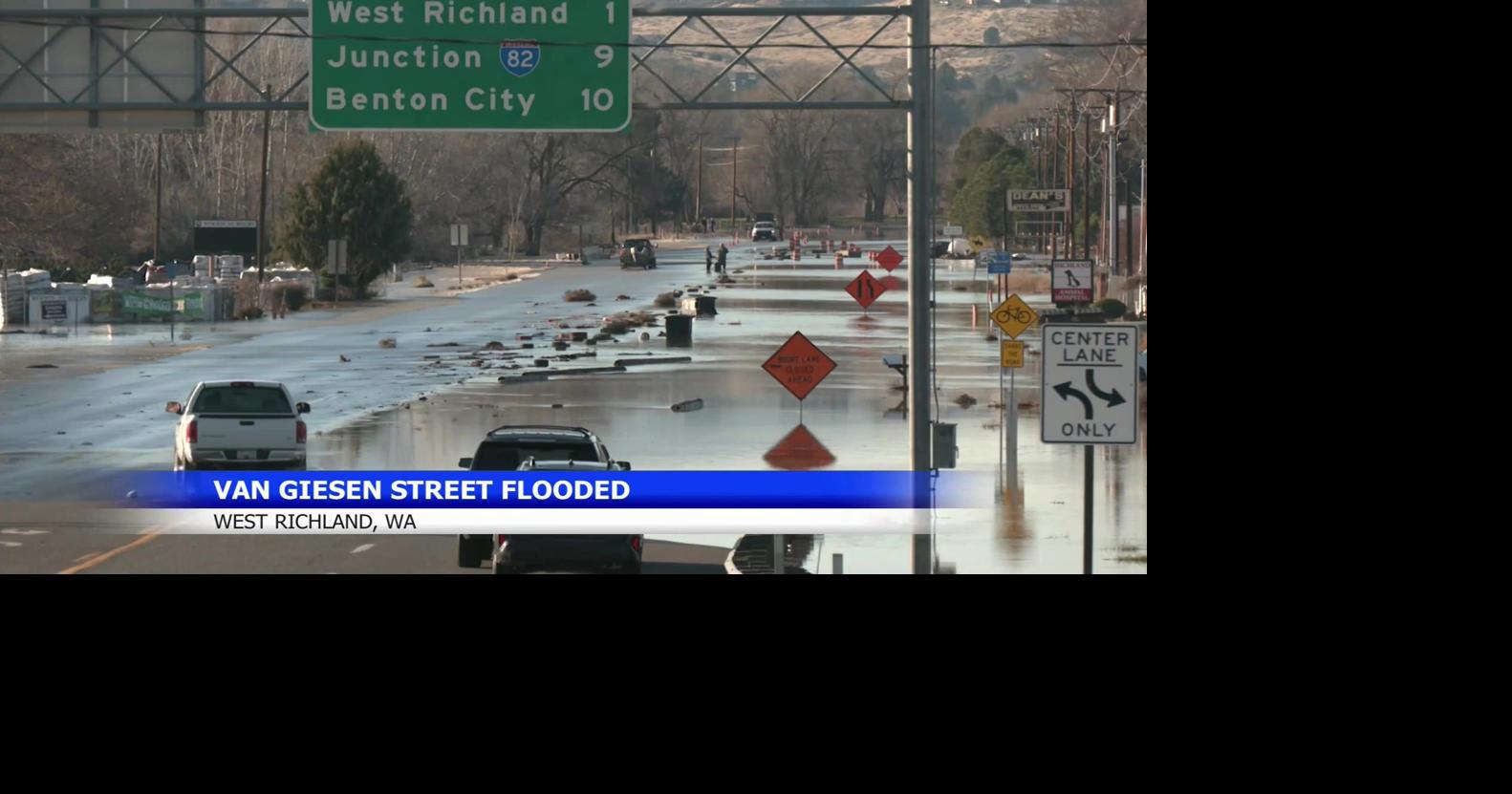 Benton County floods updates: Van Giesen Bridge closed, golf course ...