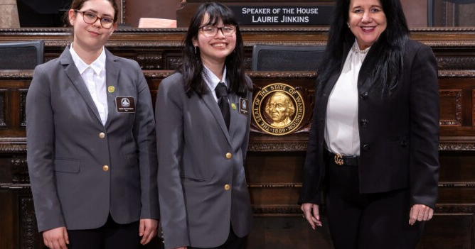 Two Yakima teens serve as pages for Rep. Mosbrucker in Olympia | News ...