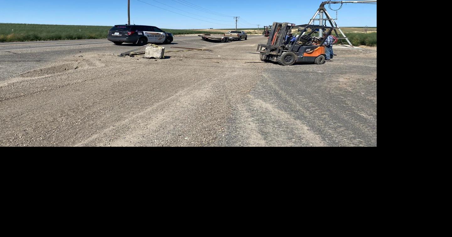 Unsecured forklift falls out of trailer | News | nbcrightnow.com