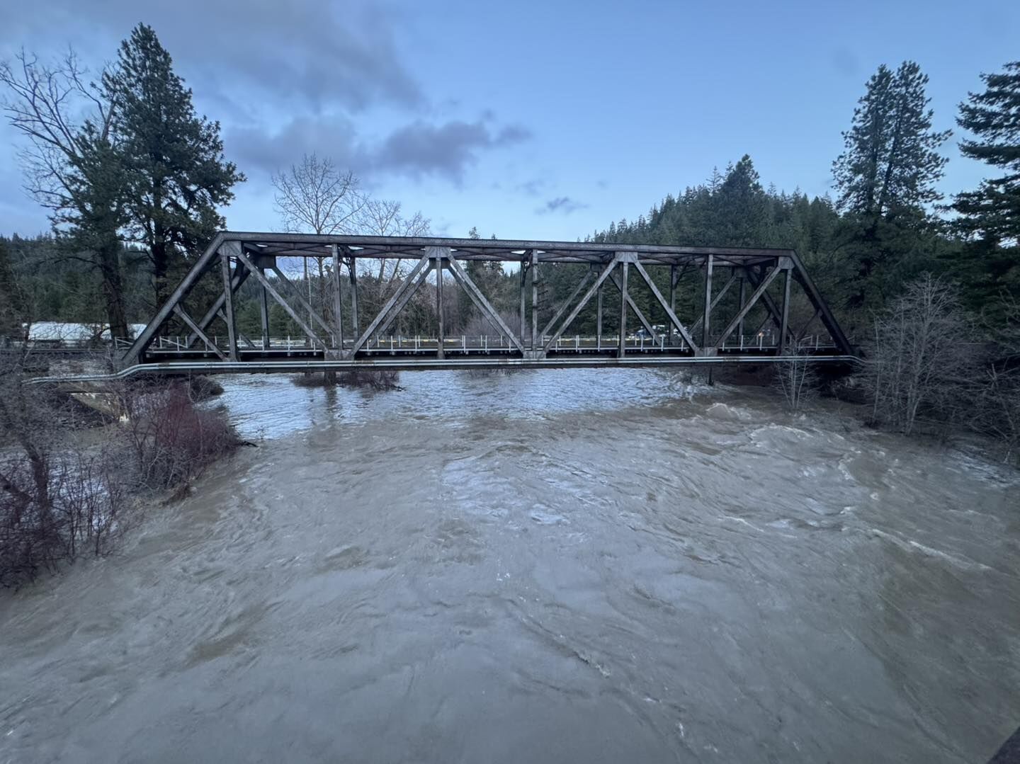 Kittitas County flood warning continues, residents urged to stay safe ...