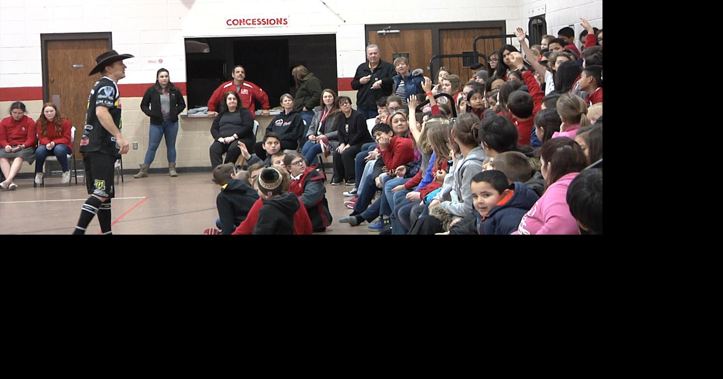 Rodeo clown fights bullying in Tri-City elementary schools | News ...