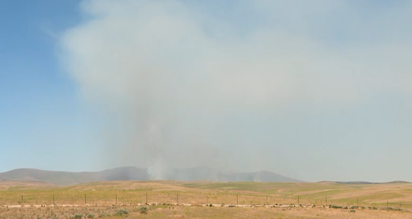 UPDATE: Fire near Moxee burns 3,800 acres | News | nbcrightnow.com