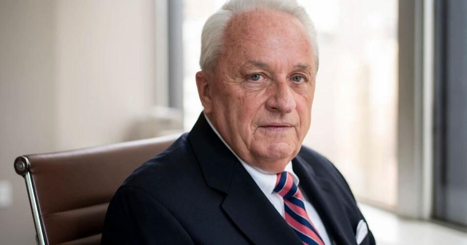 Lawyer Robert Costello to testify Monday before Trump grand jury in ...