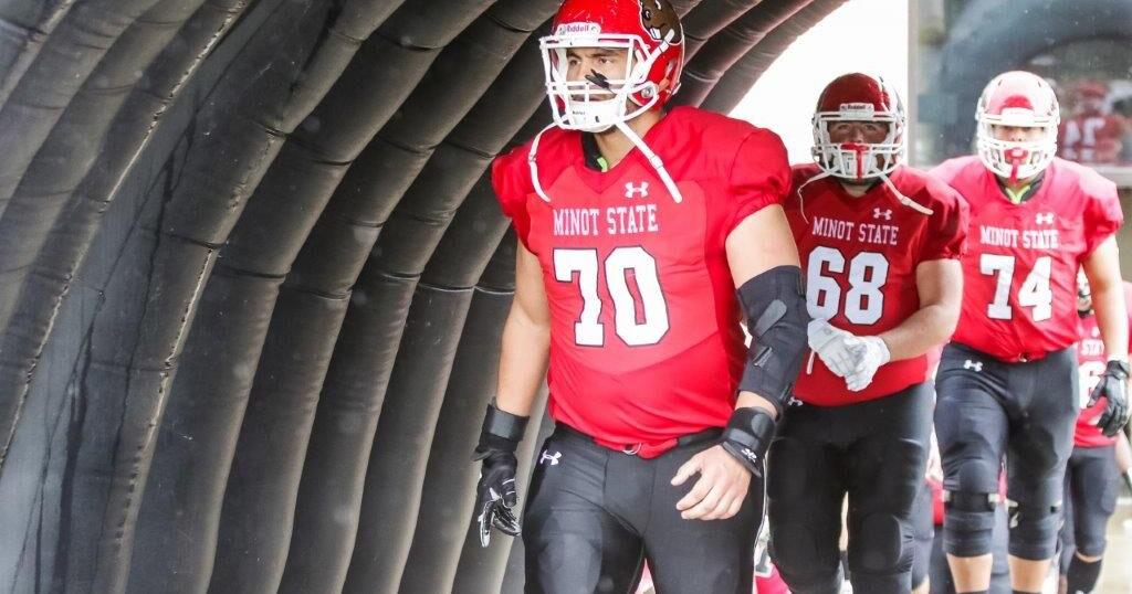 Minot pizza store employee signs with New England Patriots | News ...