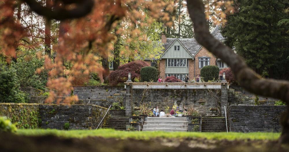 Column collapses at Lewis and Clark College; 1 dead, 2 injured | News | nbcrightnow.com