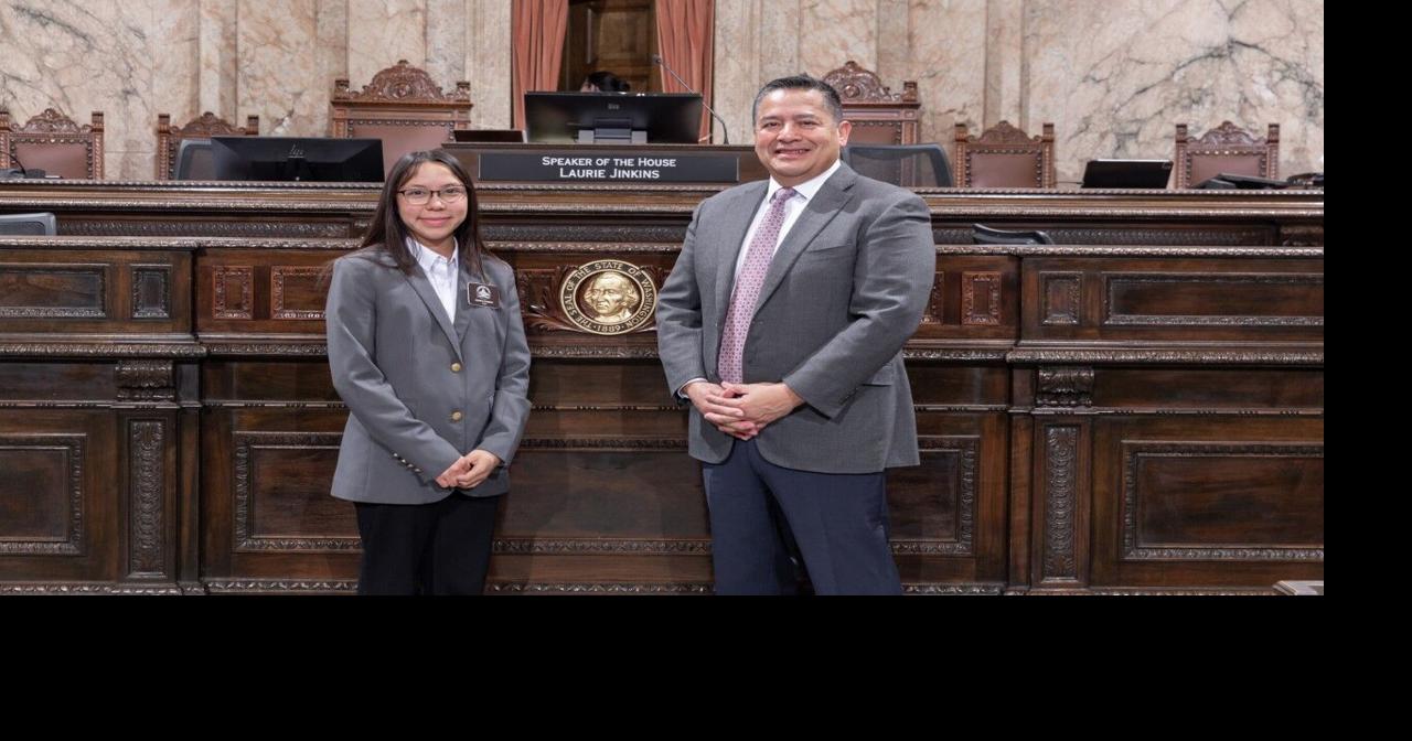 A Quincy Middle School student serves as house page for Rep. Alex ...