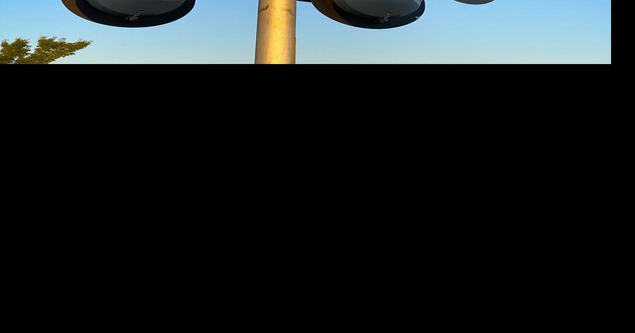 Train blocks road in Kennewick | News | nbcrightnow.com