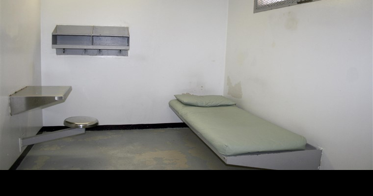 Lawmakers call on ICE to end use of solitary confinement in immigration ...