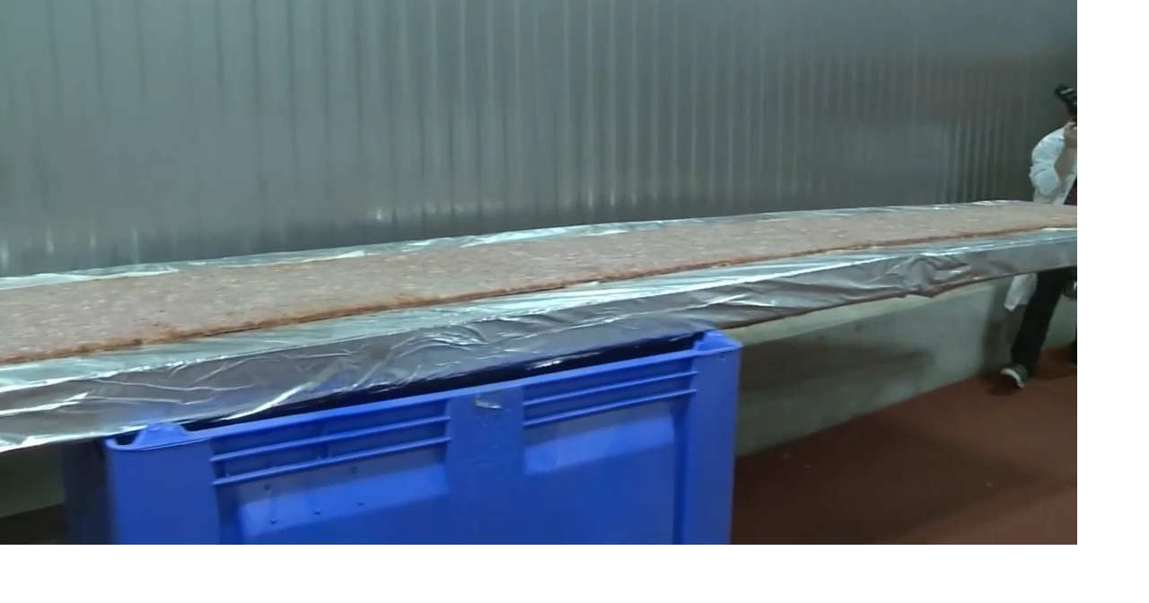 Trending: World's longest piece of turkey bacon | Top Video ...