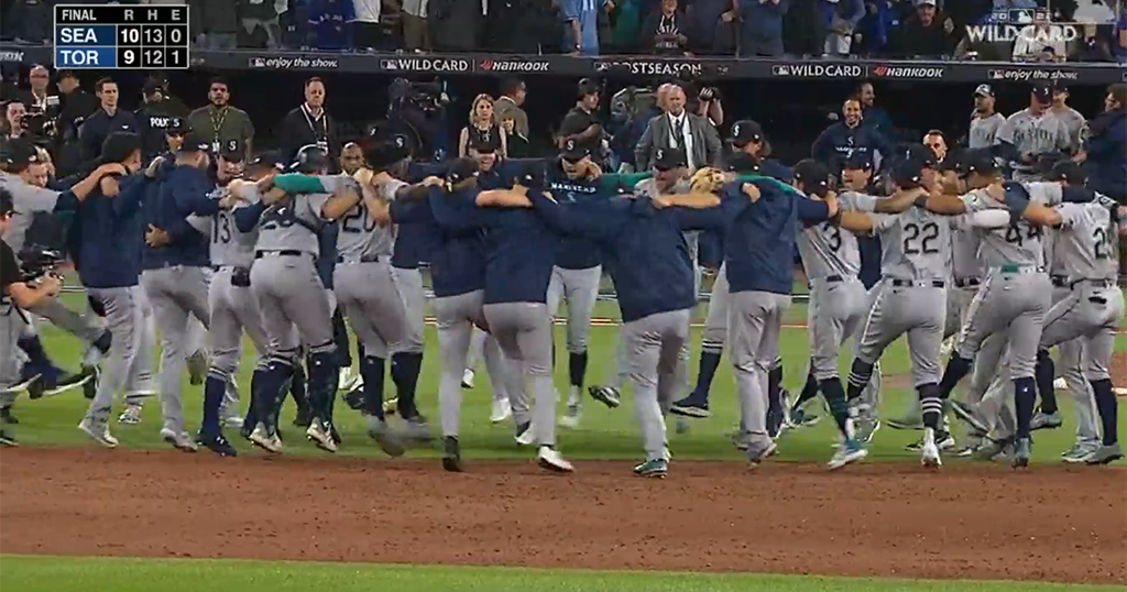 Mariners dance their way into ALDS | Sports | ncwlife.com