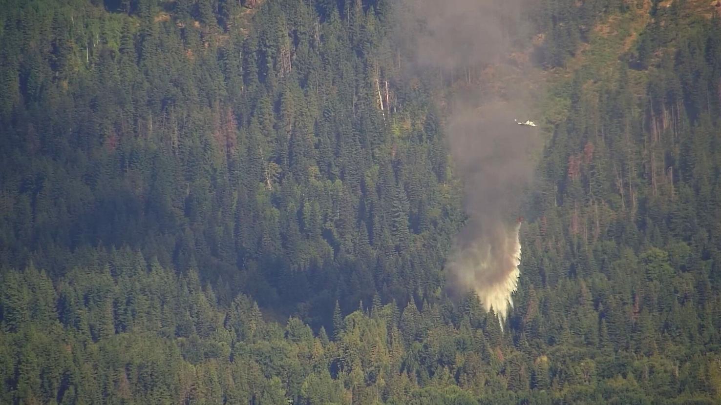 Lake Wenatchee structure fire spreads into woodlands | News | ncwlife.com