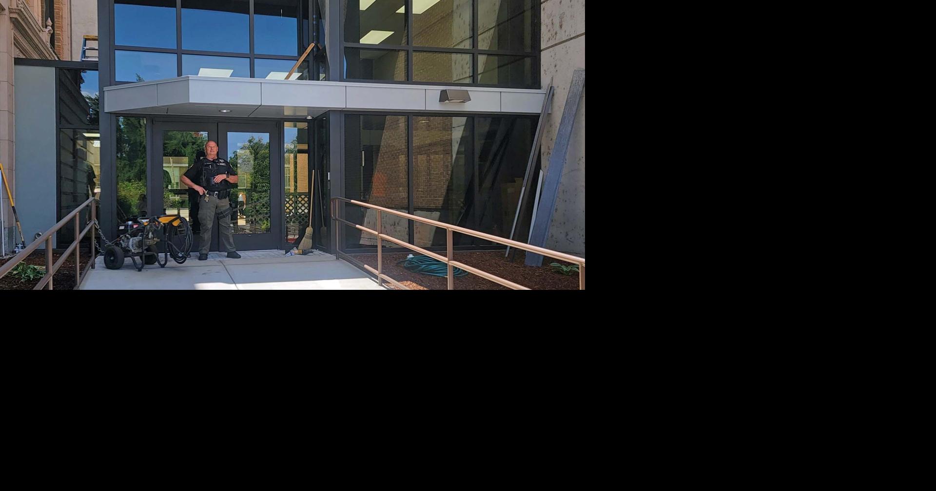 Chelan County courthouse closes one entrance for construction ...