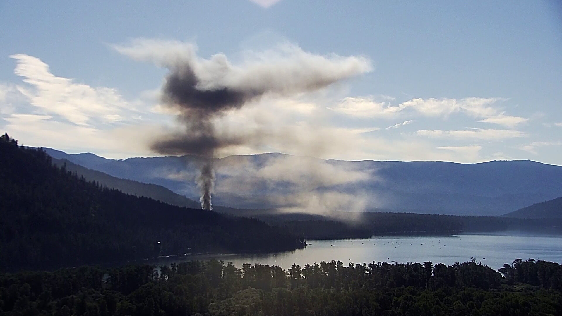 Lake Wenatchee structure fire spreads into woodlands | News | ncwlife.com