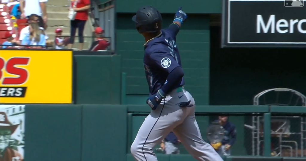 Mariners stay in playoff hunt | Sports | ncwlife.com