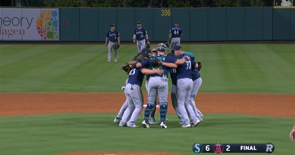 Mariners capitalize on wild 9th to beat Angels 6-2 | Sports | ncwlife.com