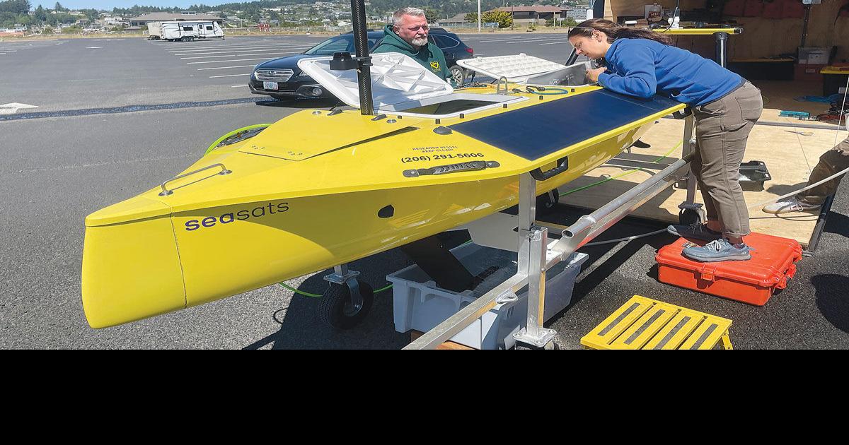 Autonomous watercraft collects ocean samples | News | newportnewstimes.com