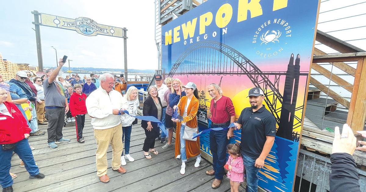 New sea lion docks celebrated | News | newportnewstimes.com