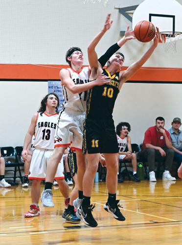 Eagles boys start off hot | Sports | newportnewstimes.com