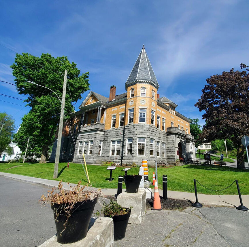 U.S. Unilaterally Closes Haskell Library’s Canadian Access | News | newportvermontdailyexpress.com