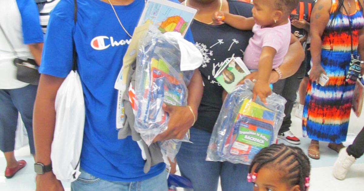 Overflow crowd packs Drew High for Back to School Bash | News | news ...
