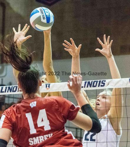 PHOTO GALLERY: UI volleyball vs. Wisconsin | Multimedia | news-gazette.com
