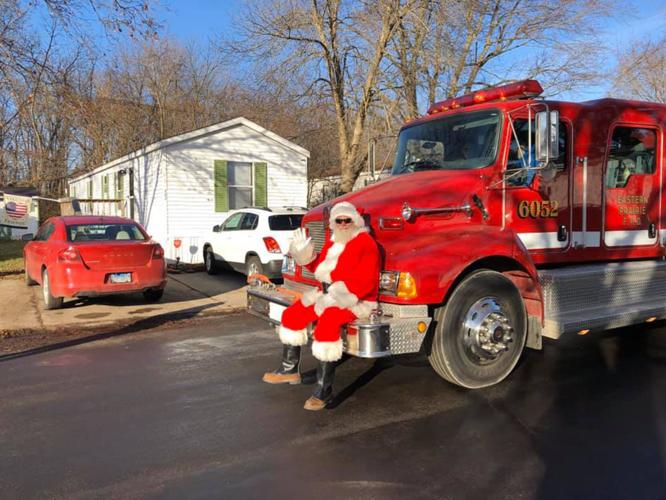 Here comes Santa Claus — by helicopter | Local News | news-gazette.com