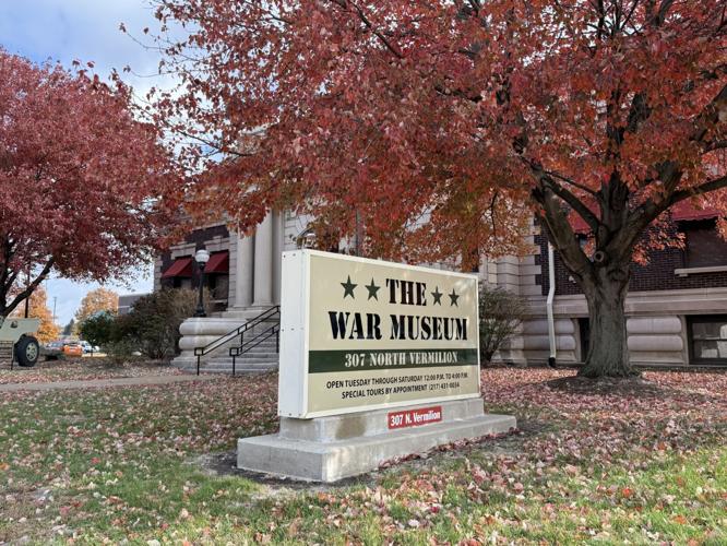 Re-enactors add to war museum exhibits on Veterans Day | Military ...