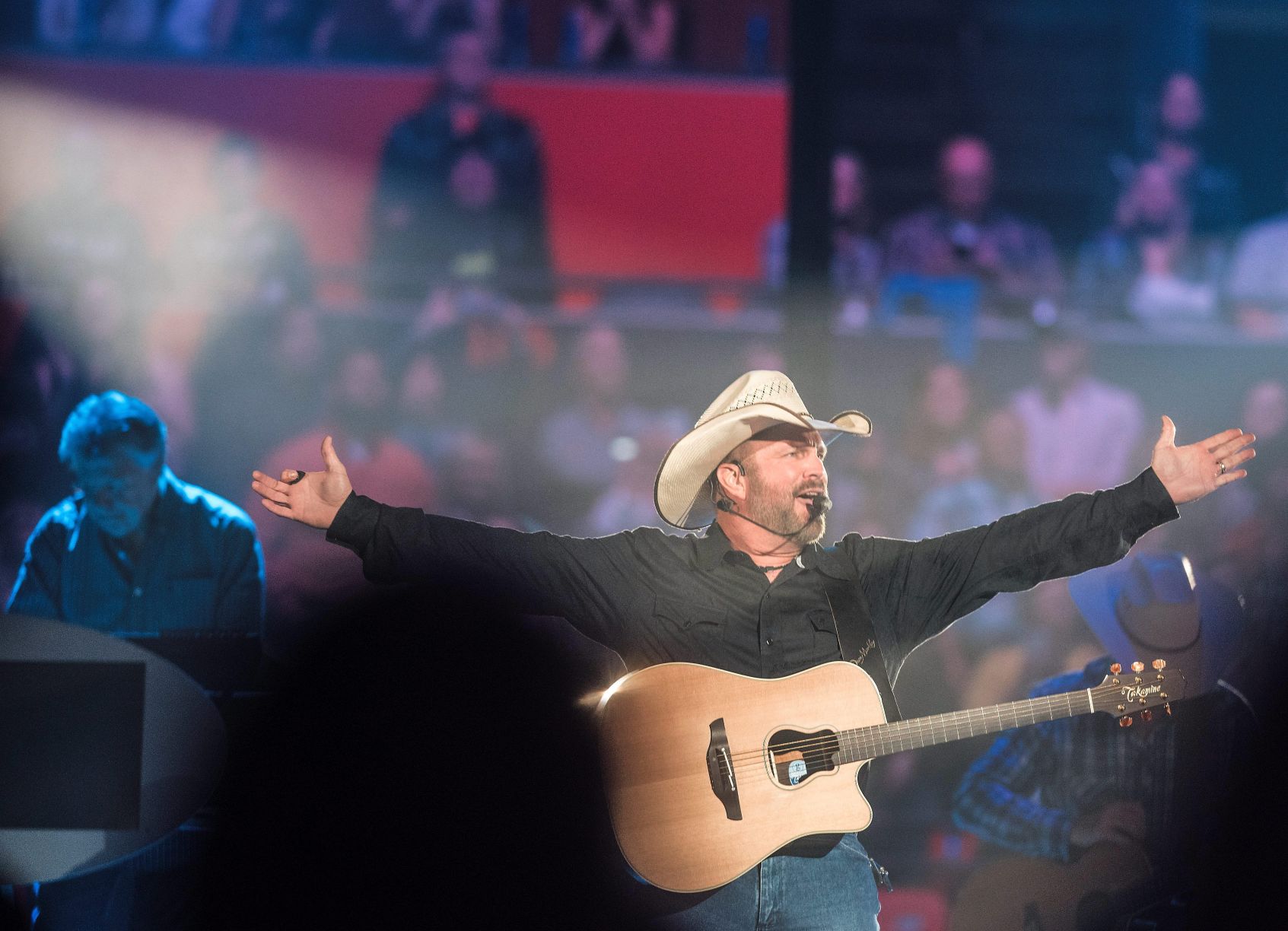 Big 10: Your most unforgettable State Farm Center concerts, Part 3 ...