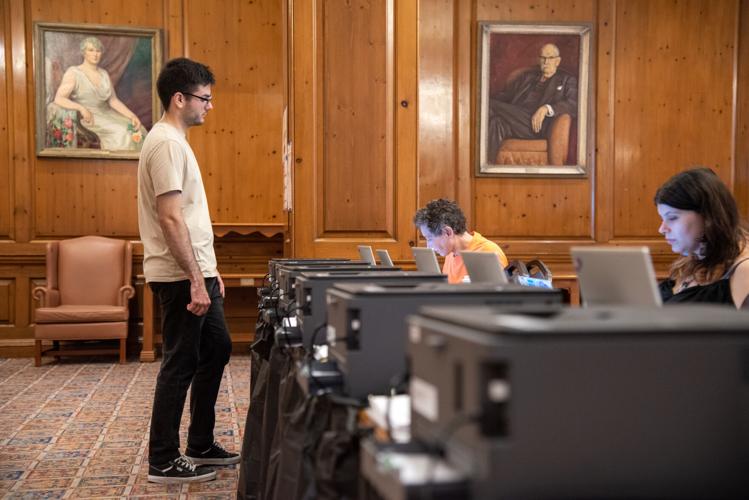 Illini student political groups active ahead of midterms | University ...