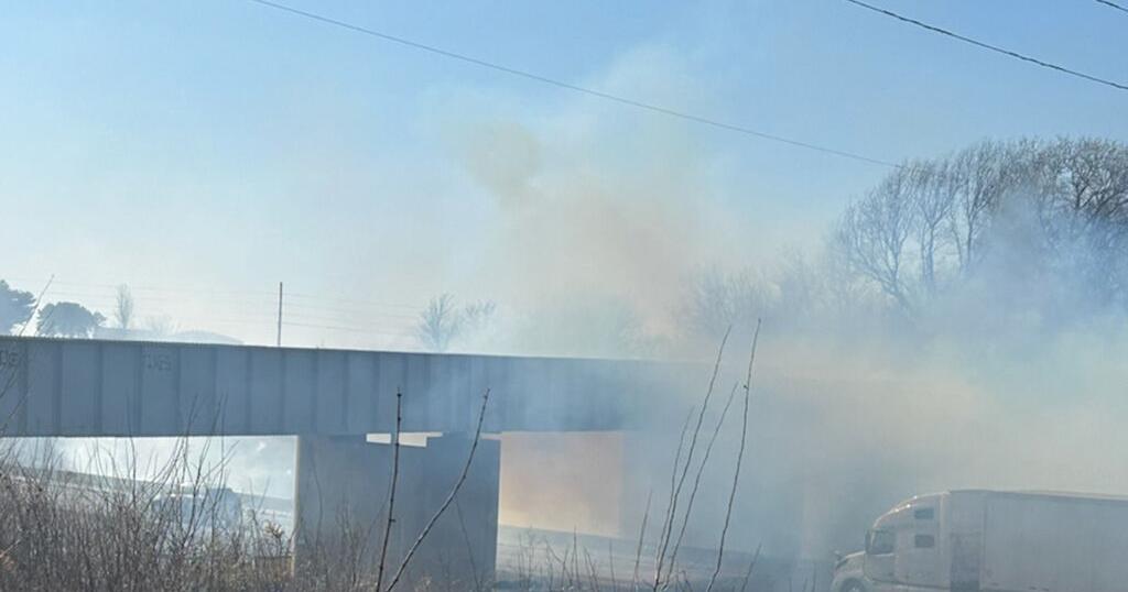 Winds fanning field fire west of Champaign | News | news-gazette.com