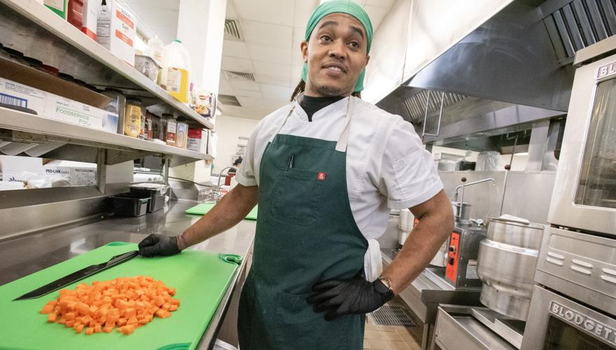 Bob Asmussen | ClarkLindsey's chef cookin' up a storm | Columns | news ...