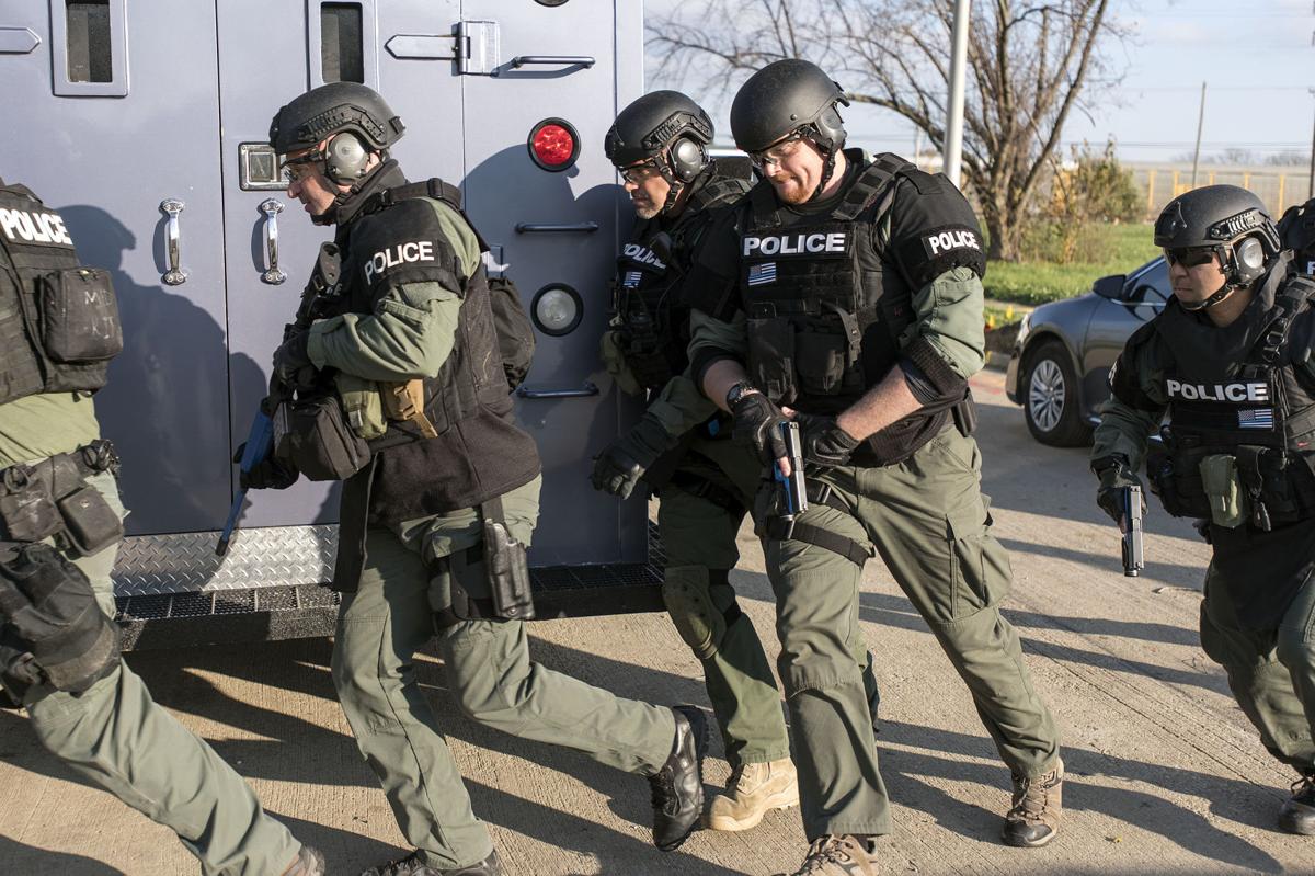 Champaign SWAT Team Training | News | news-gazette.com