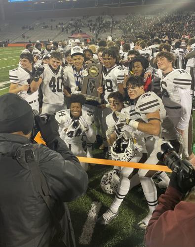 2022 Class 7A football state final recap: Mt. Carmel surges ahead early ...