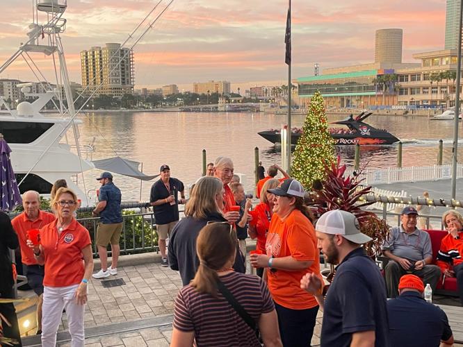 On ReliaQuest Bowl eve, Illini community gathers for lively party ...