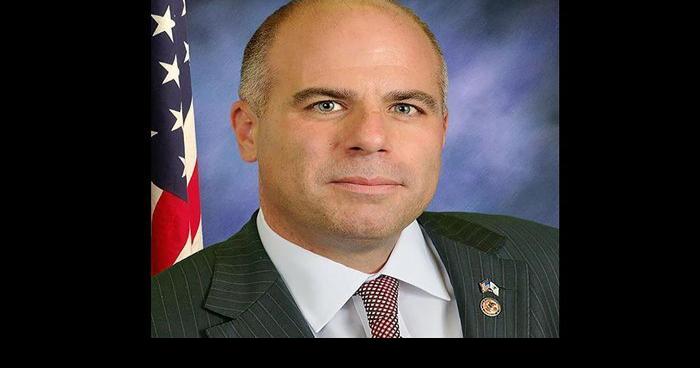 Jim Dey | No weaseling his way out of this one | Columns | news-gazette.com